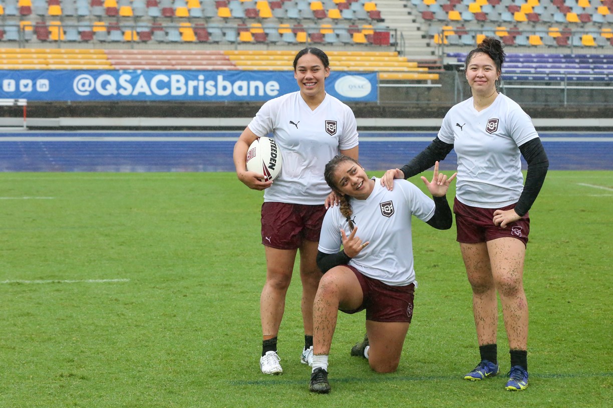 In pictures: Queensland Under 19 girls dig deep during camp | QRL