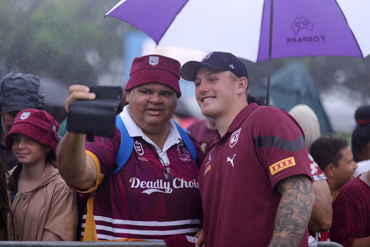 In pictures: Plenty of smiles at Maroons fan day | QRL