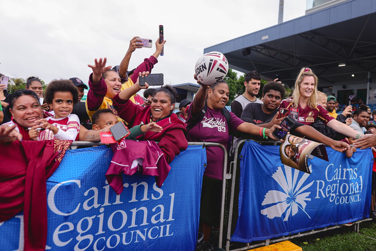 In pictures: Plenty of smiles at Maroons fan day | QRL