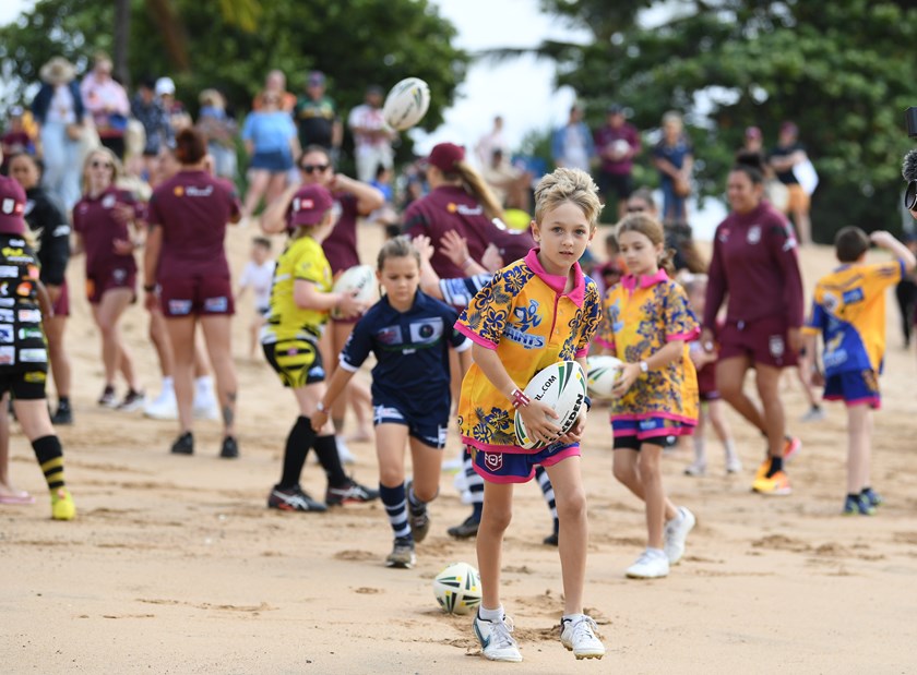 In pictures: Harvey Norman Queensland Maroons fan day | QRL