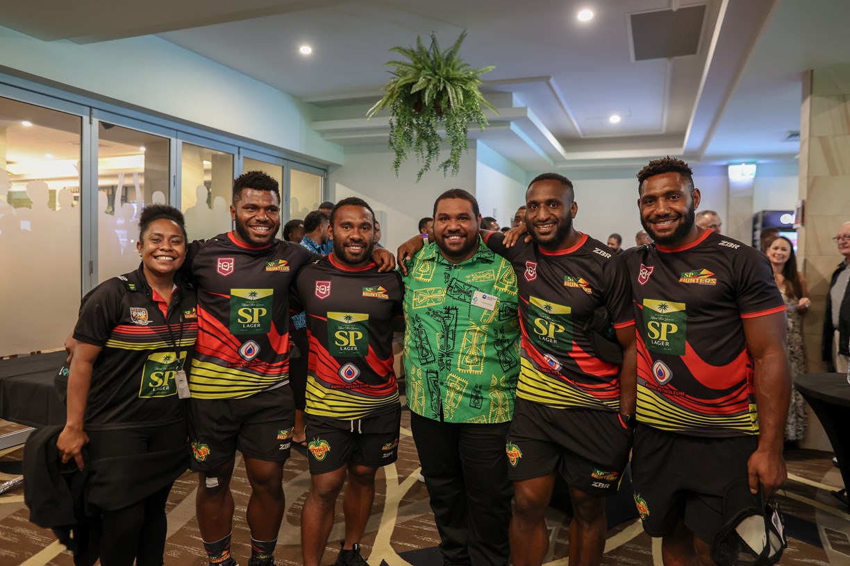 In pictures: Hunters and Silktails gather after rain stops Melanesian ...