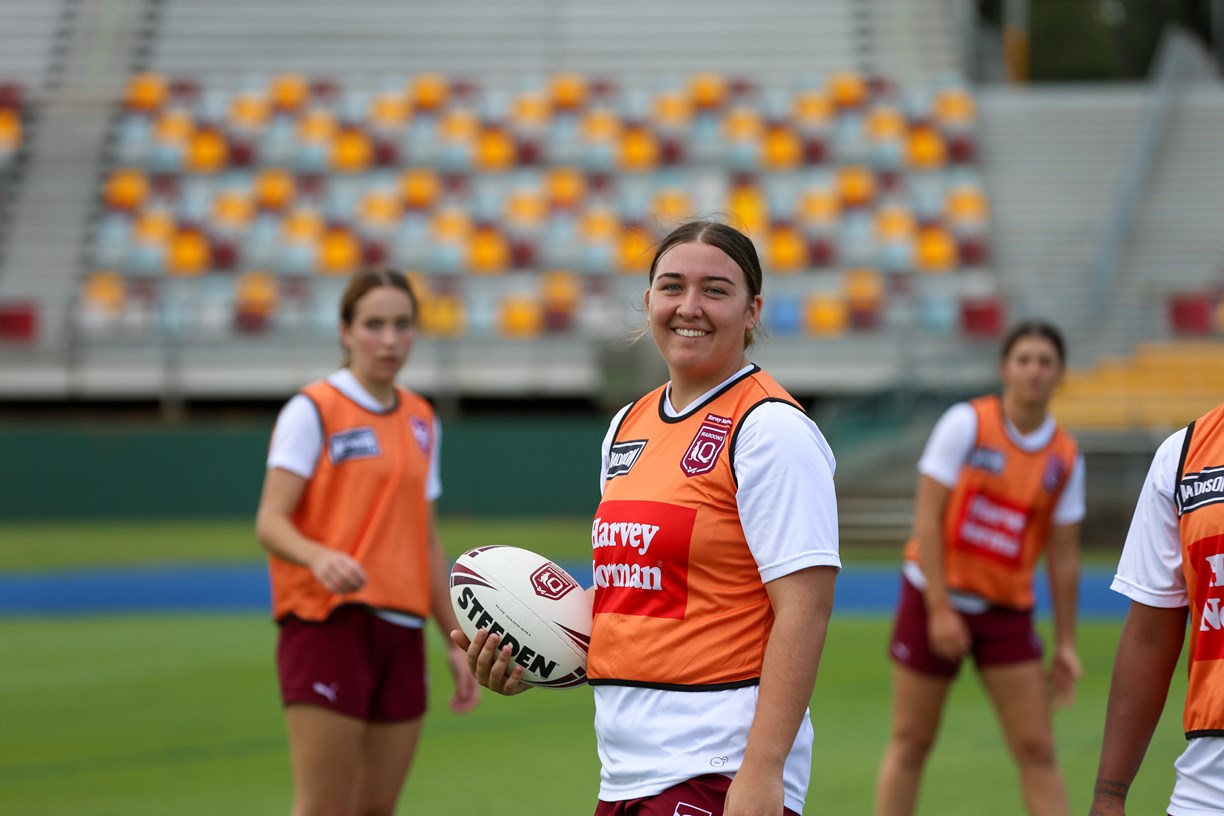 In pictures: Under 19 girls squads begin preparations | QRL