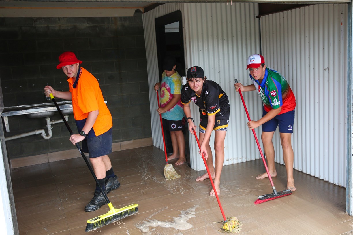 In pictures: Clean-up at Stanley River | QRL