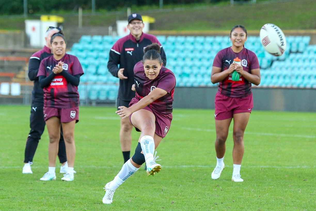 In pictures: Queensland Under 19 girls' captains run | QRL